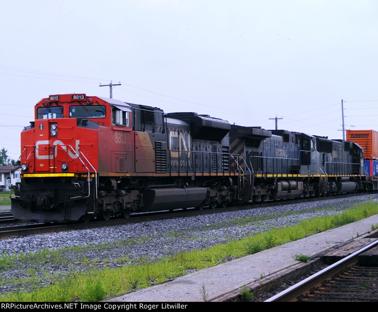 CN 8813, BCOL 4646 and IC 1004